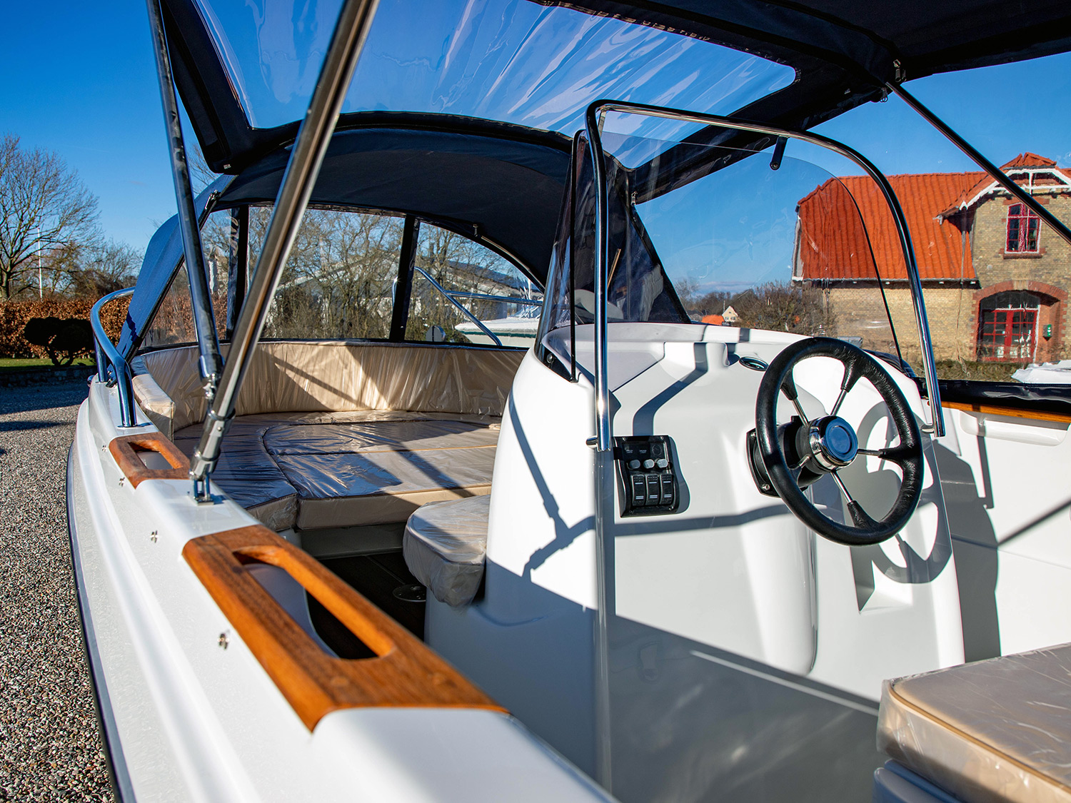 MIKI 530X – M.B. Boats & Sat-Com ApS.